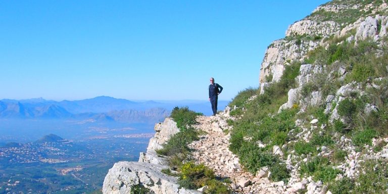 WALKING IN JÁVEA – The Summit of Montgó – javeamigos.com