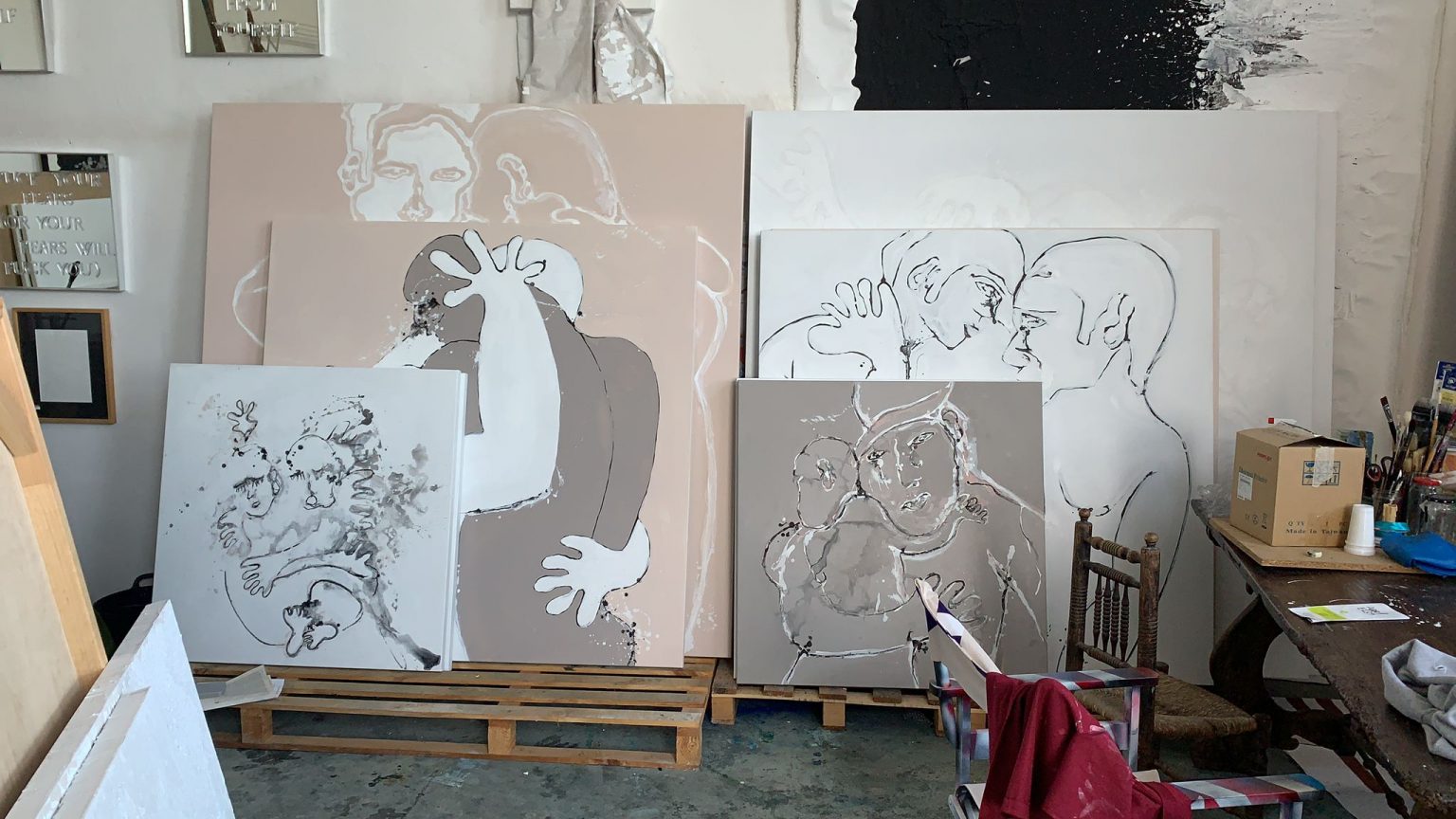 Artist David Segarra reveals his collection ‘Abrazos Robados’ in Xàbia ...