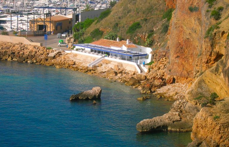 Regional government begins process to rebuild old beach at Cala Tangó ...