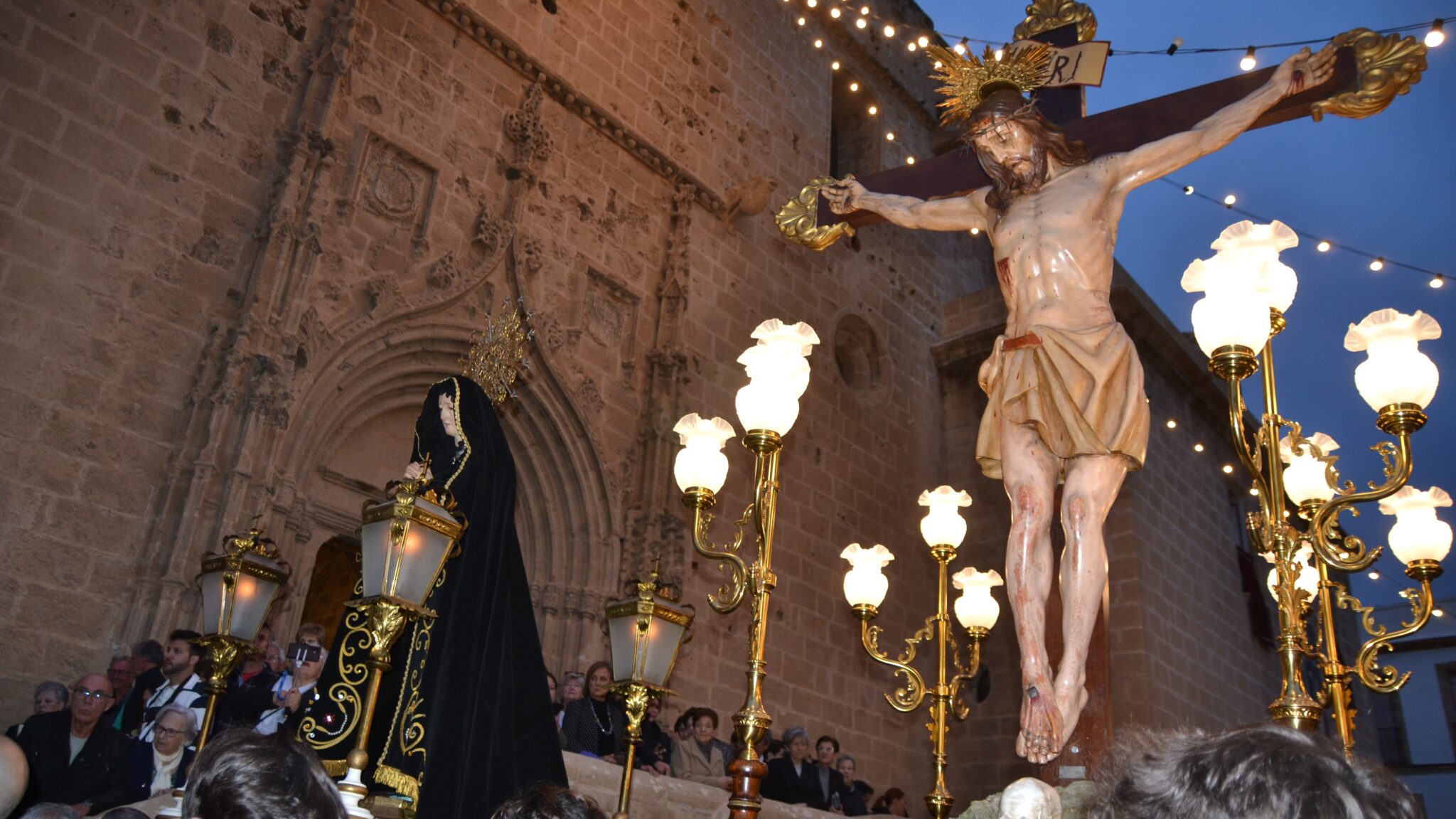 PHOTO GALLERY: PROCESIÓN DE SANTO ENTIERRO – javeamigos.com