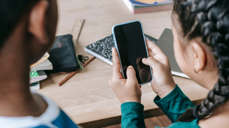 Use of mobile phones prohibited in Valencian classrooms – javeamigos.com
